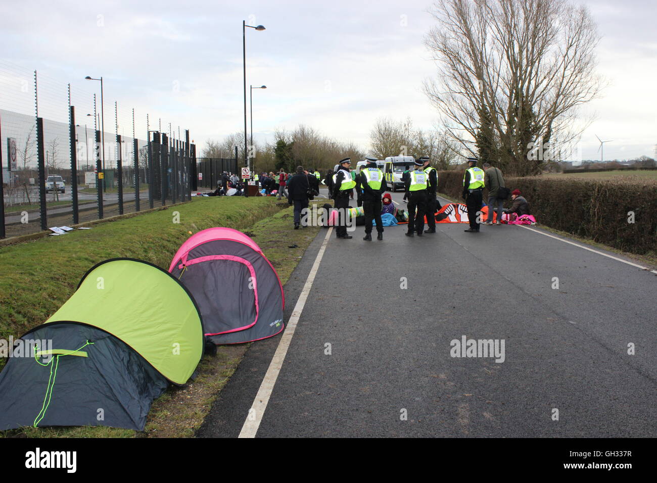 AWE ALDERMASTON AGAINST ATOMIC WEAPONS - TRIDENT - PROTESTERS GATHER AT ...