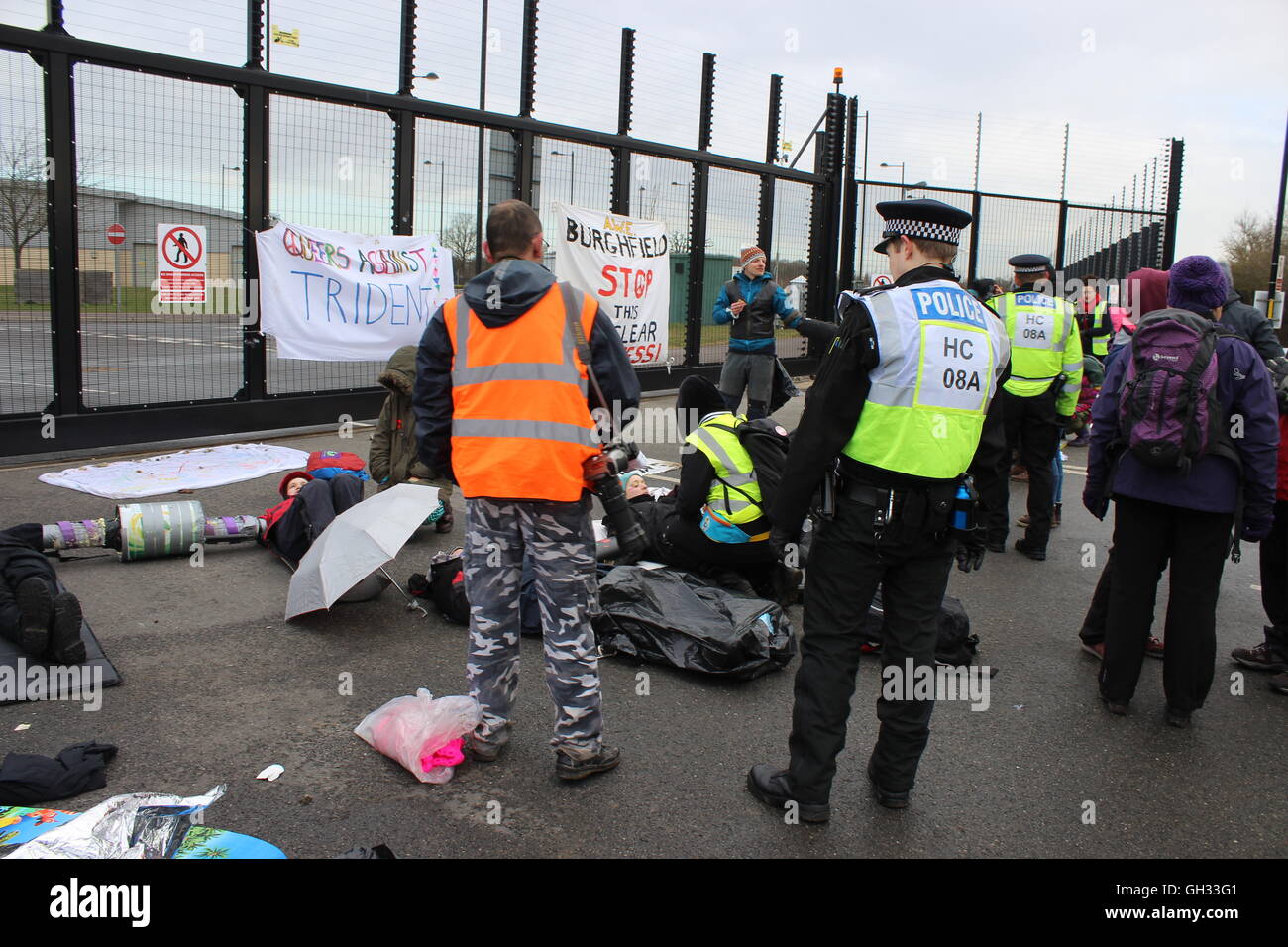 AWE ALDERMASTON AGAINST ATOMIC WEAPONS - TRIDENT - PROTESTERS GATHER AT ...