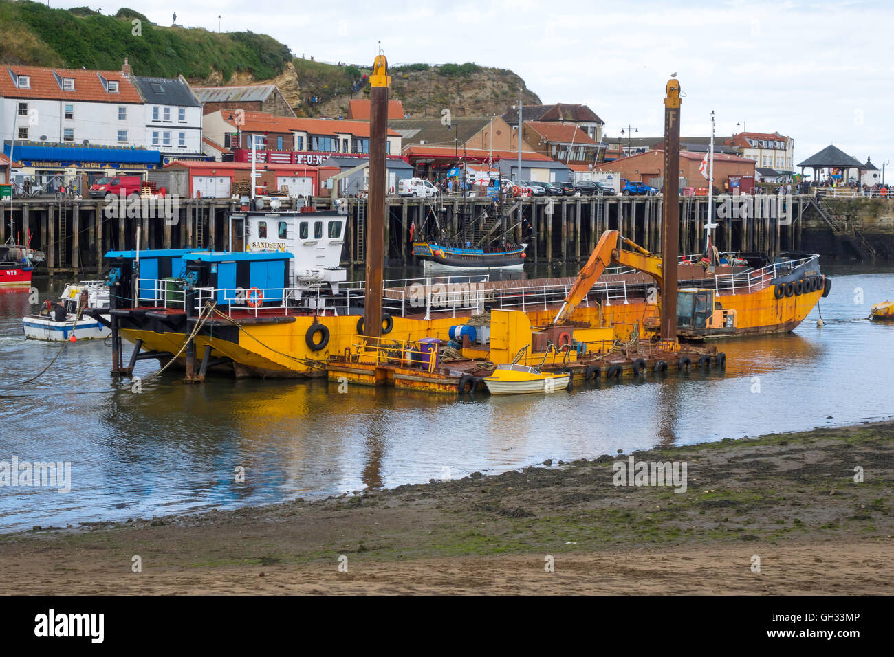 Excavation harbor hi-res stock photography and images - Alamy