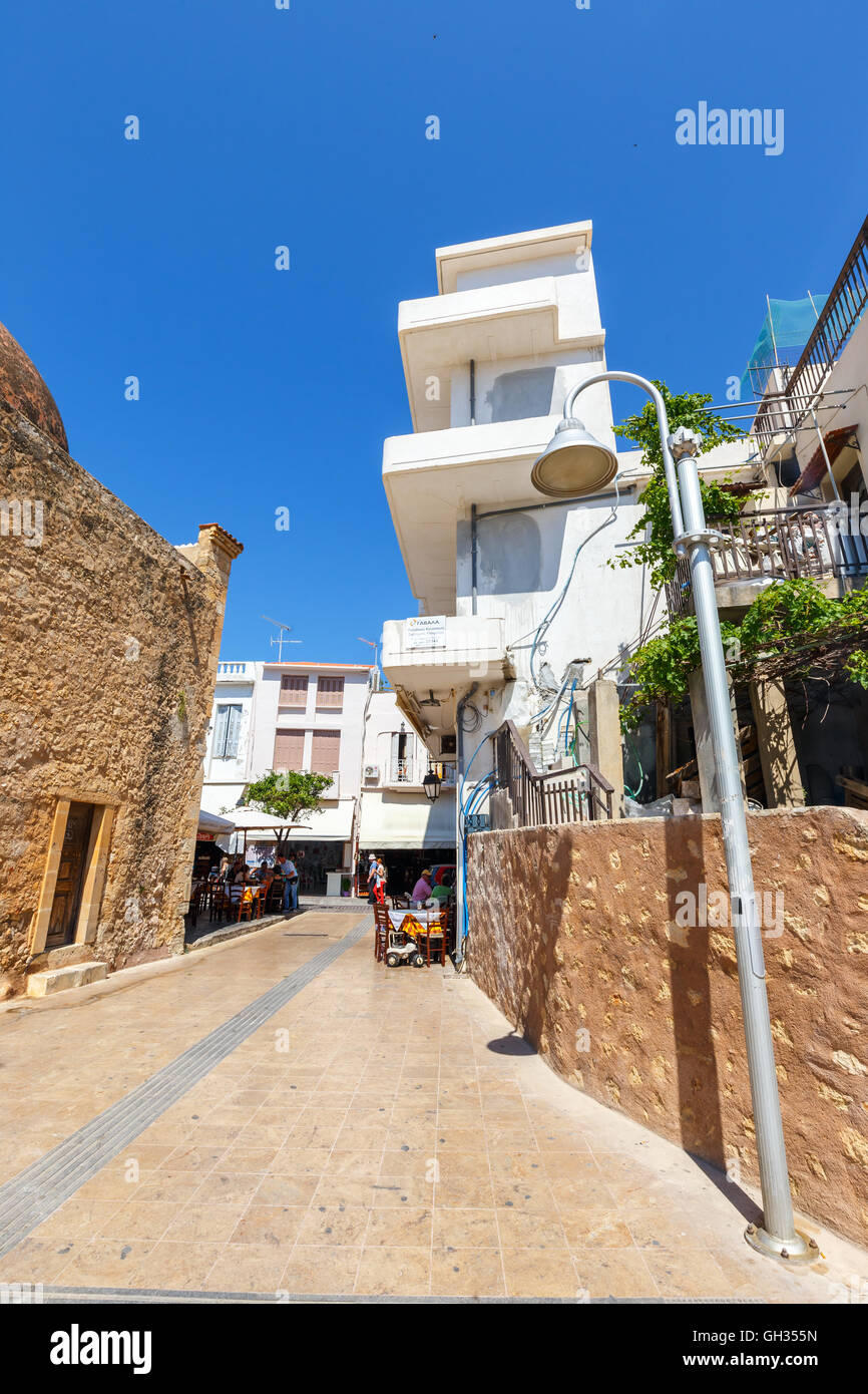 Rethymno, Crete - 27 Maj, 2016 : Unidentified people visit historical ...