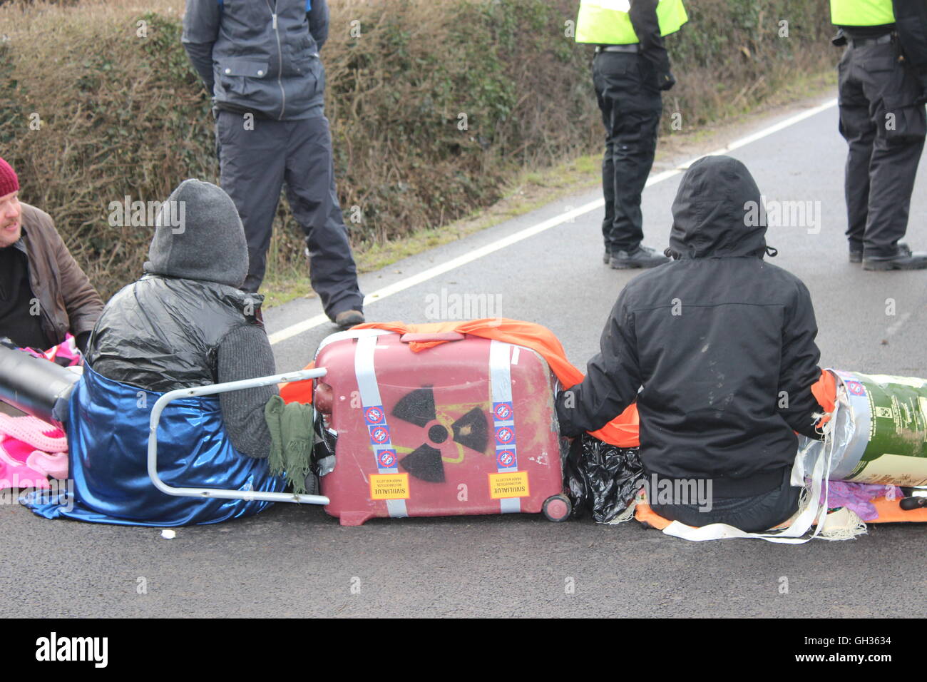 AWE ALDERMASTON AGAINST ATOMIC WEAPONS - TRIDENT - PROTESTERS GATHER AT ...