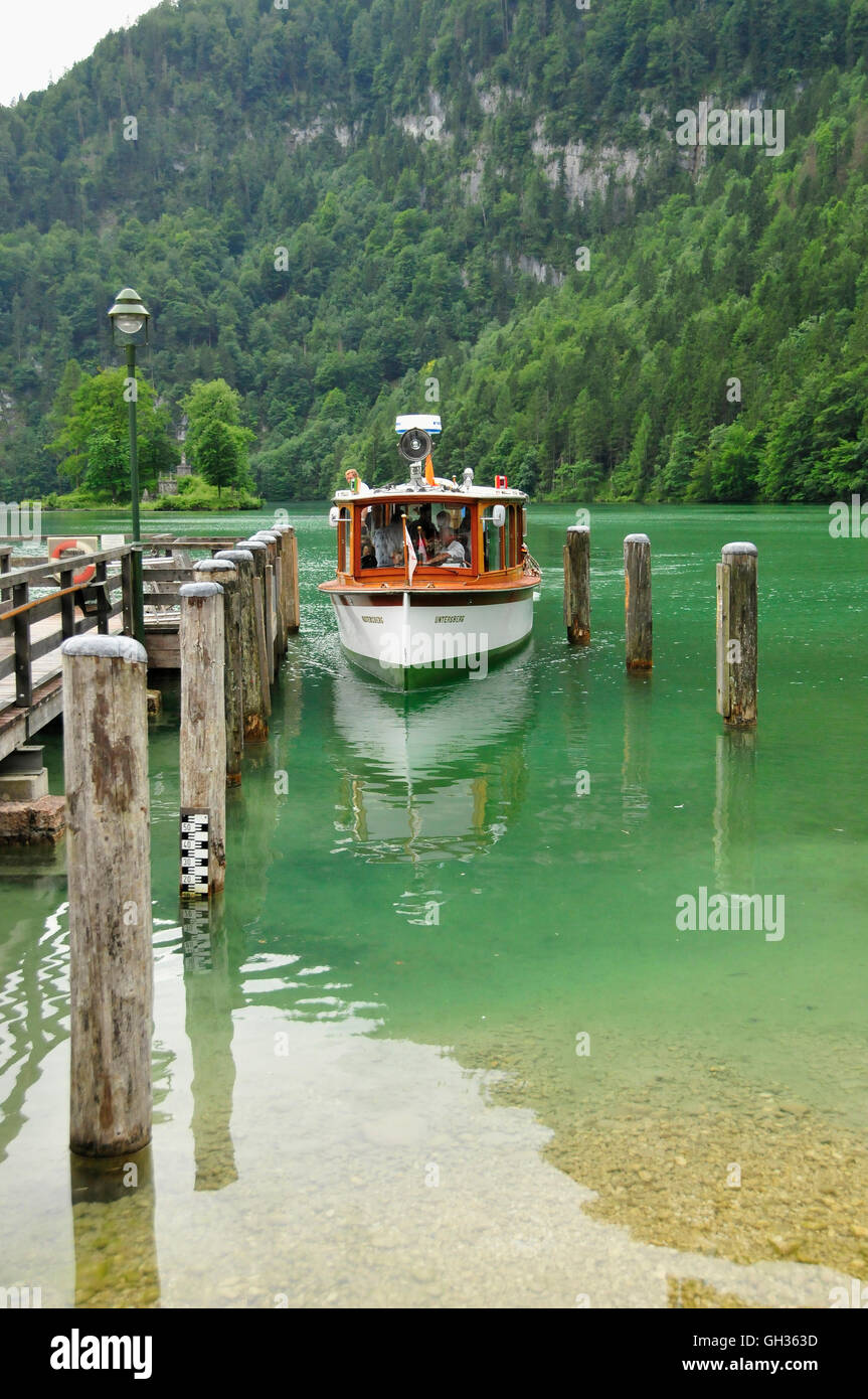 The home boat company hi-res stock photography and images - Alamy