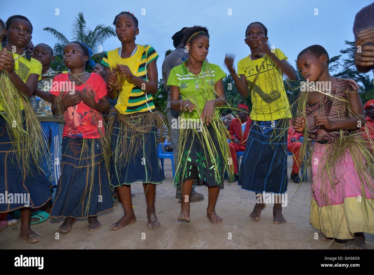 geography / travel, congo, village fair with dances, Nkala, province ...