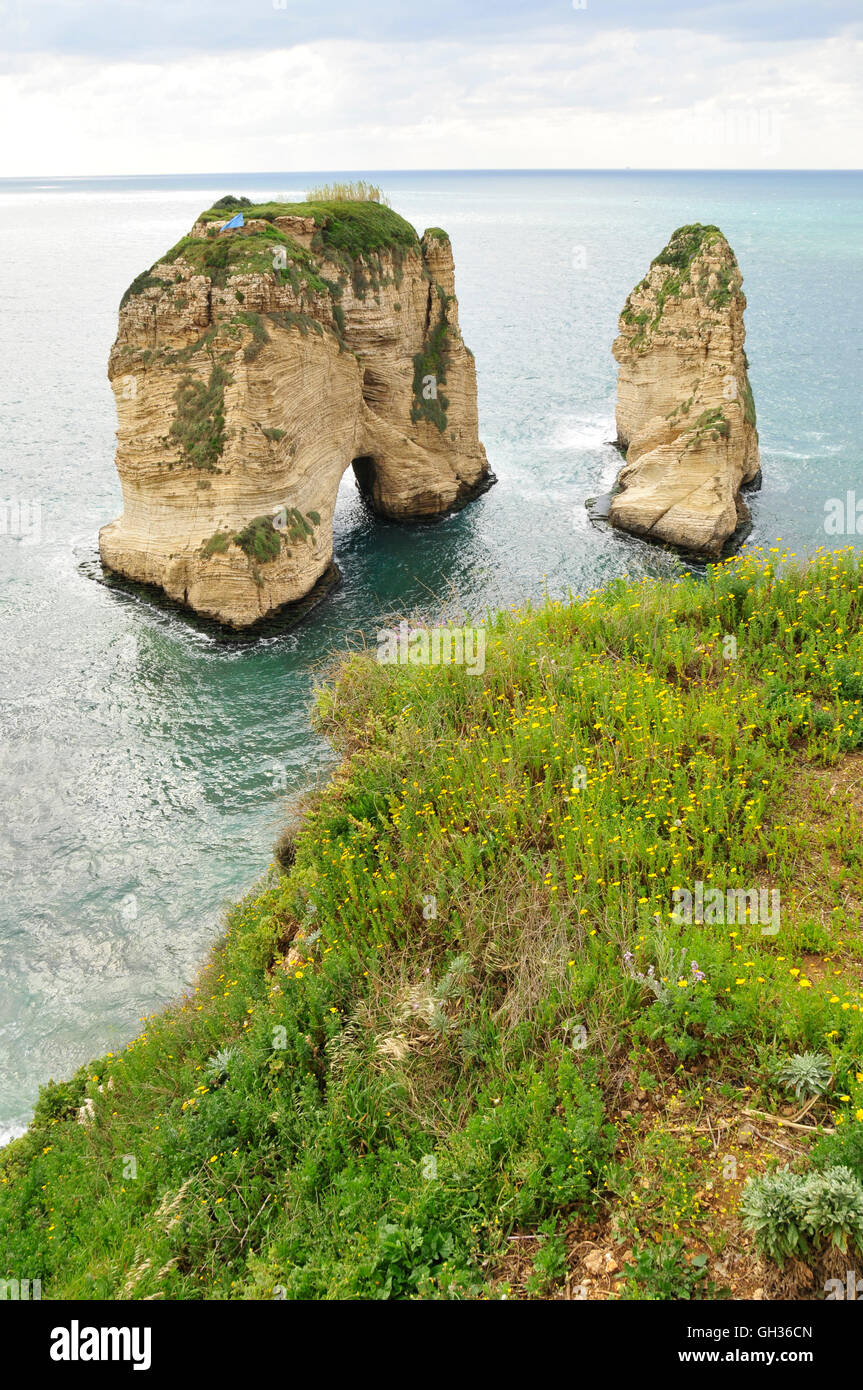 geography / travel, Lebanon, Pigeon's rock, sea cavern aux Pigeons, of ...