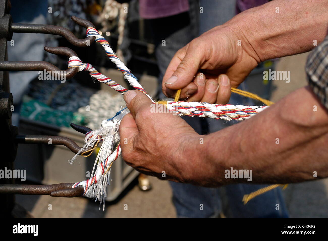 Traditional rope making hi-res stock photography and images - Alamy