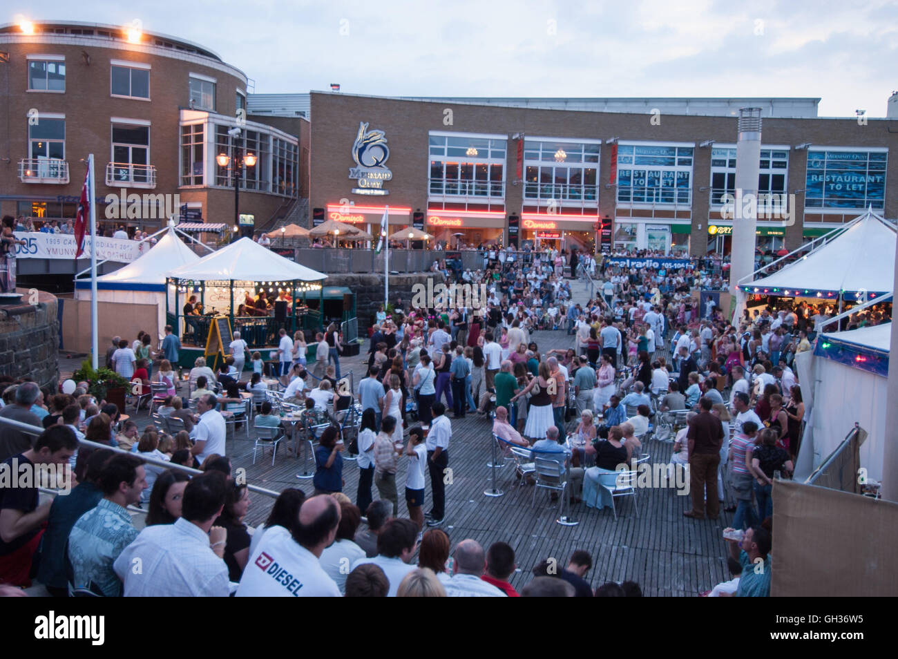Cardiff food festival hi-res stock photography and images - Alamy