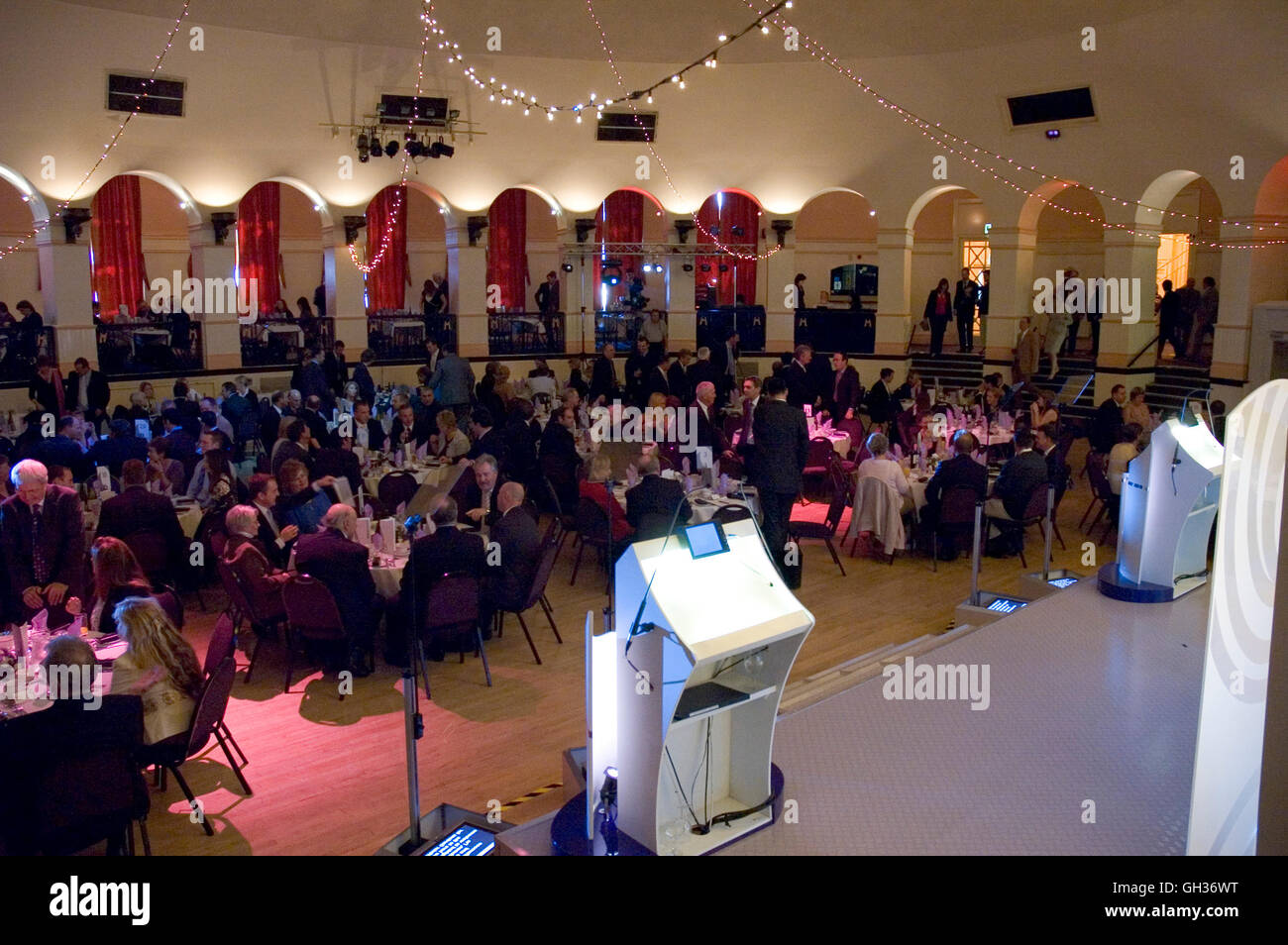 Awards lunch hi-res stock photography and images - Alamy