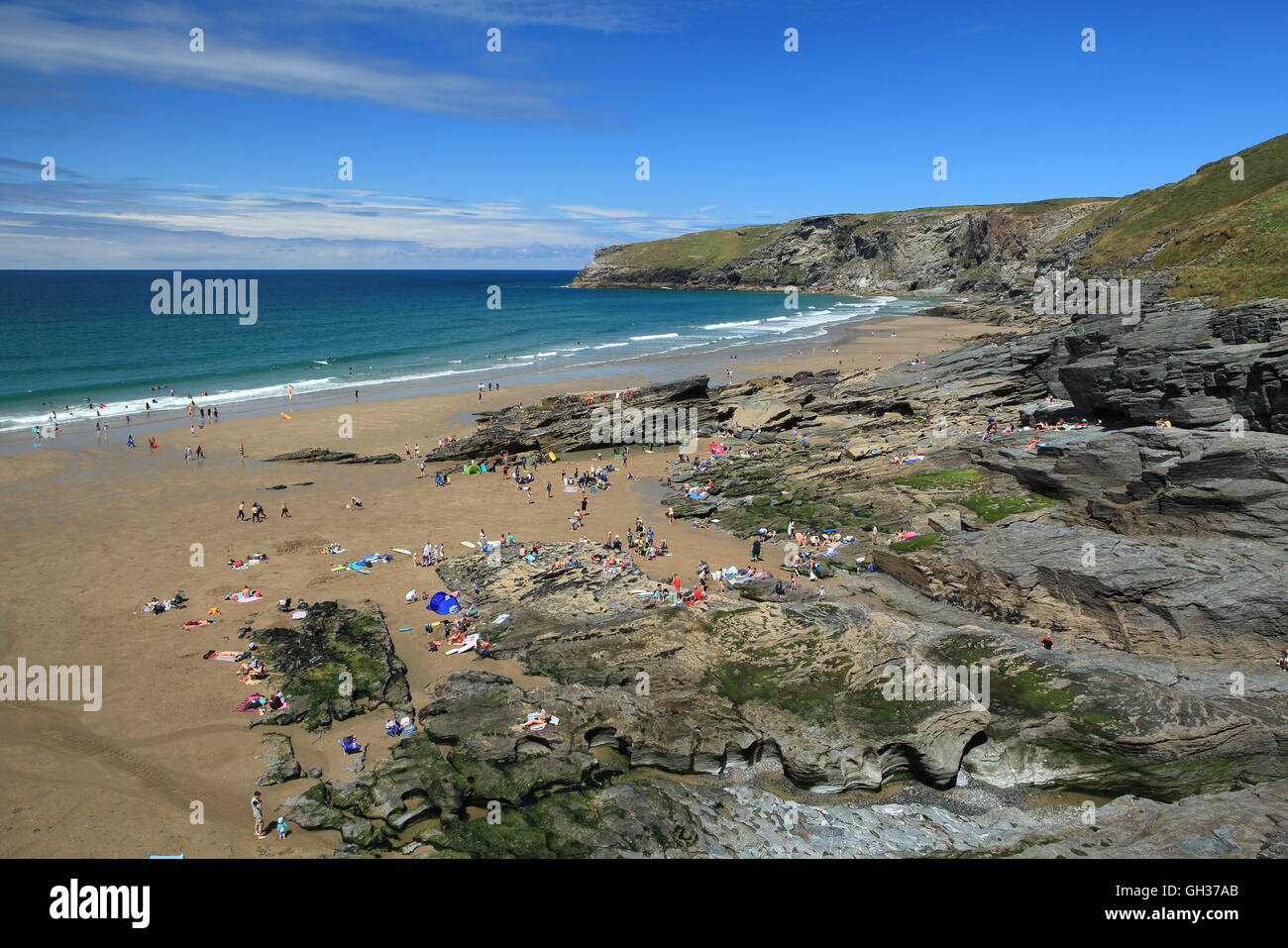 Busy beach cornwall hi-res stock photography and images - Alamy