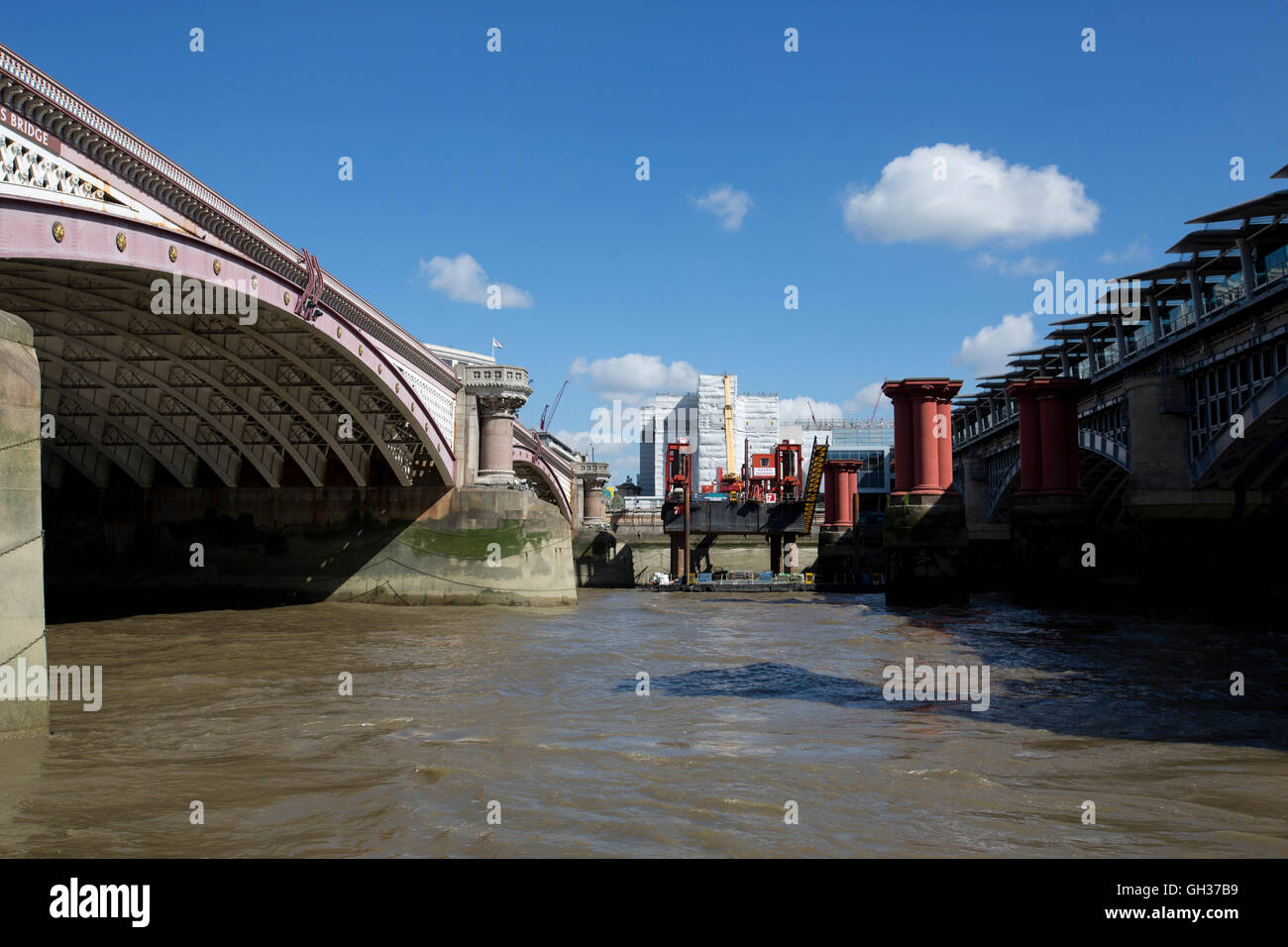 View under Thames River between Blackfriars road bridge and Blackfriars ...