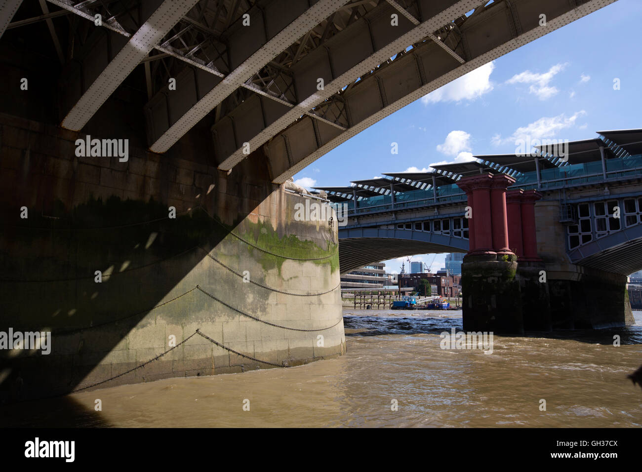 View under Thames River between Blackfriars road bridge and Blackfriars ...