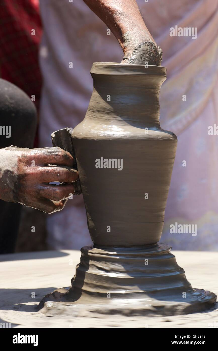 Potter potters wheel hi-res stock photography and images - Alamy