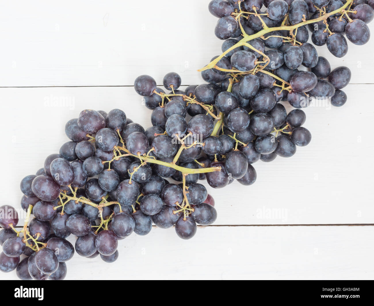 Grapes table overhead hi-res stock photography and images - Alamy