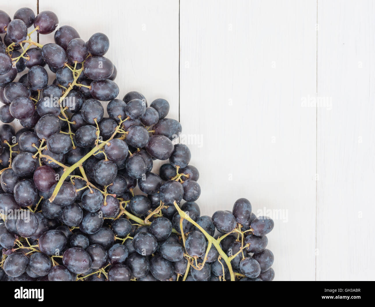 Grapes table overhead hi-res stock photography and images - Alamy