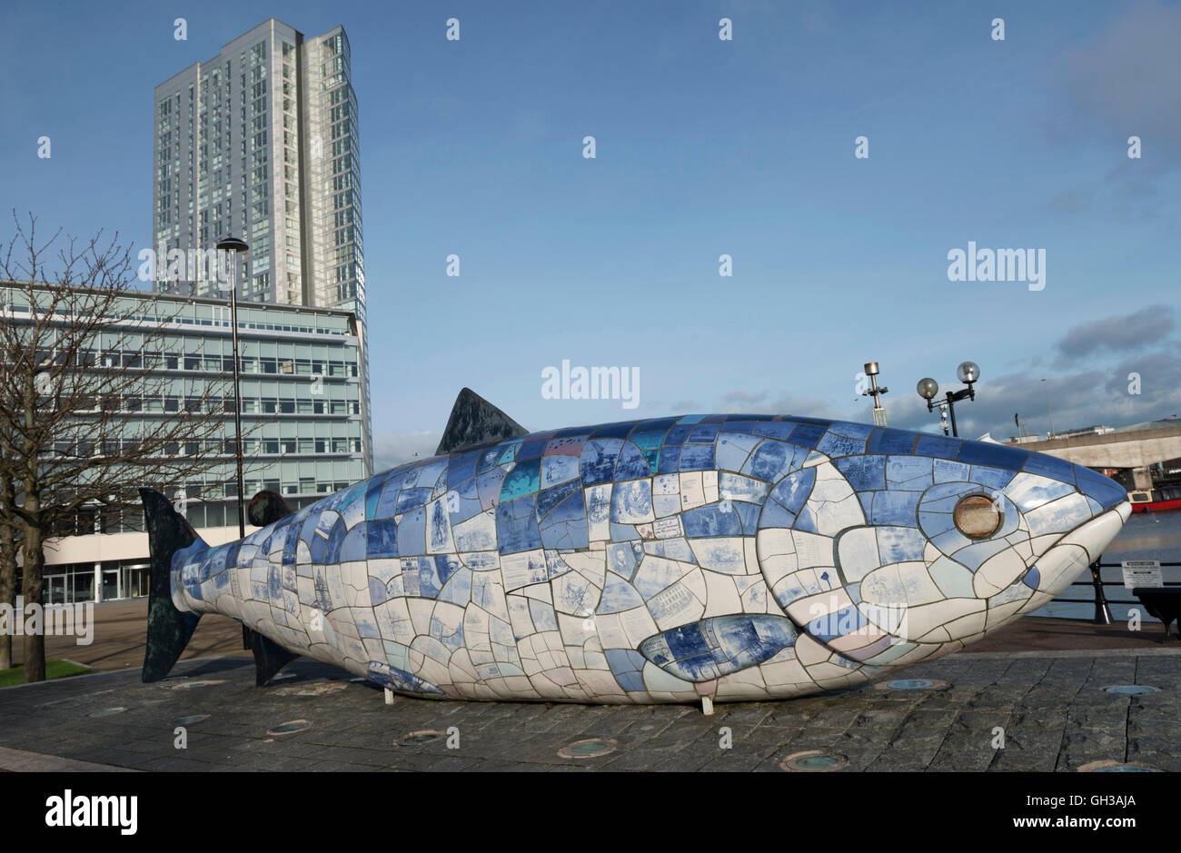 The Big Fish on the banks of the River Lagan showing images of Belfast ...