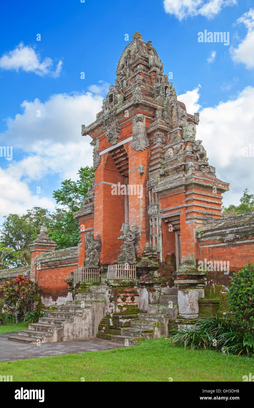 Bali relief tradition hi-res stock photography and images - Alamy