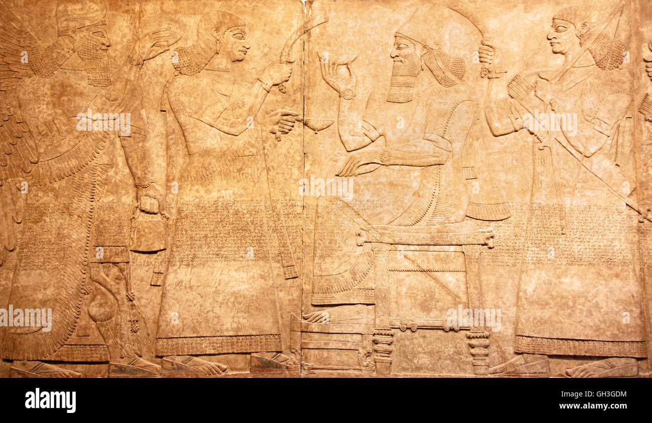 Ancient sumerian stone carving with cuneiform scripting Stock Photo - Alamy