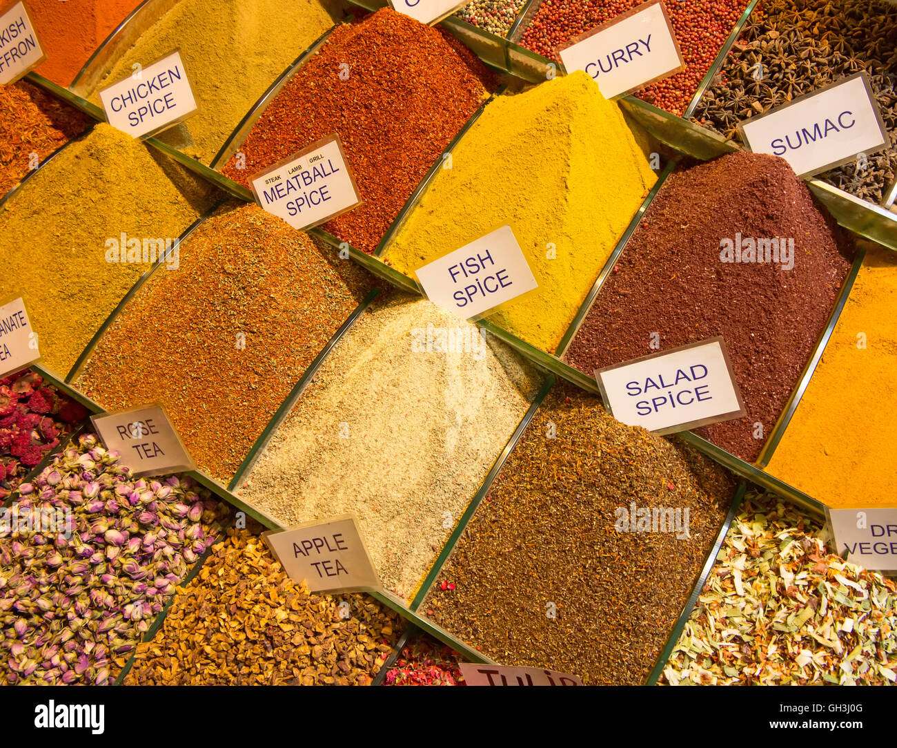Spices and teas on the Egyptian market in Istanbul Stock Photo - Alamy