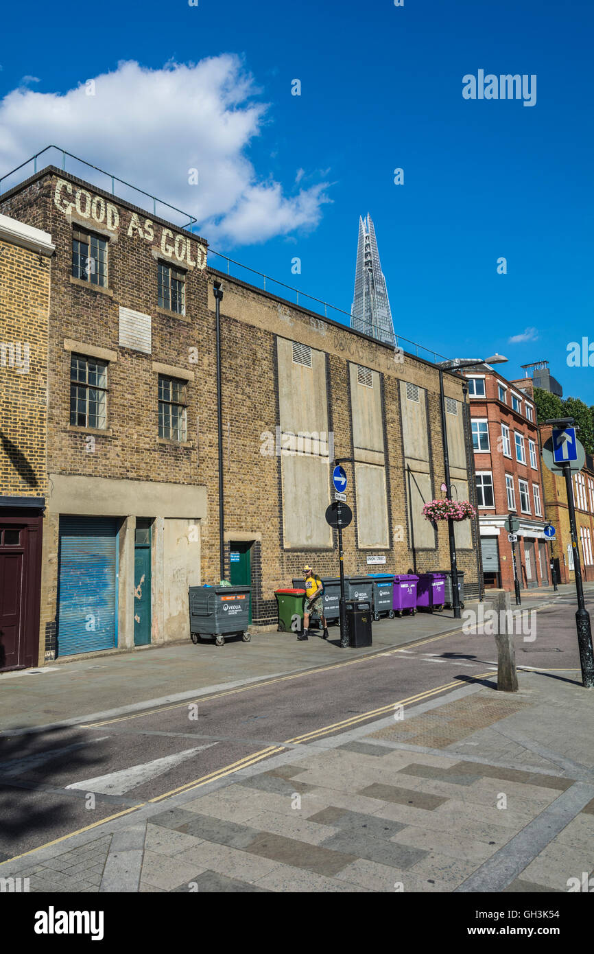 London, England, UK: Flat Iron Square in Southwark, SE1 Stock Photo - Alamy