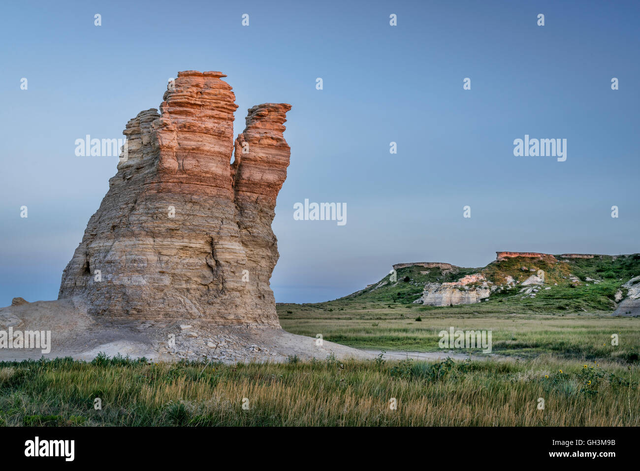 Castle Rock - limestone pillar landmark in prairie of western Kansas ...