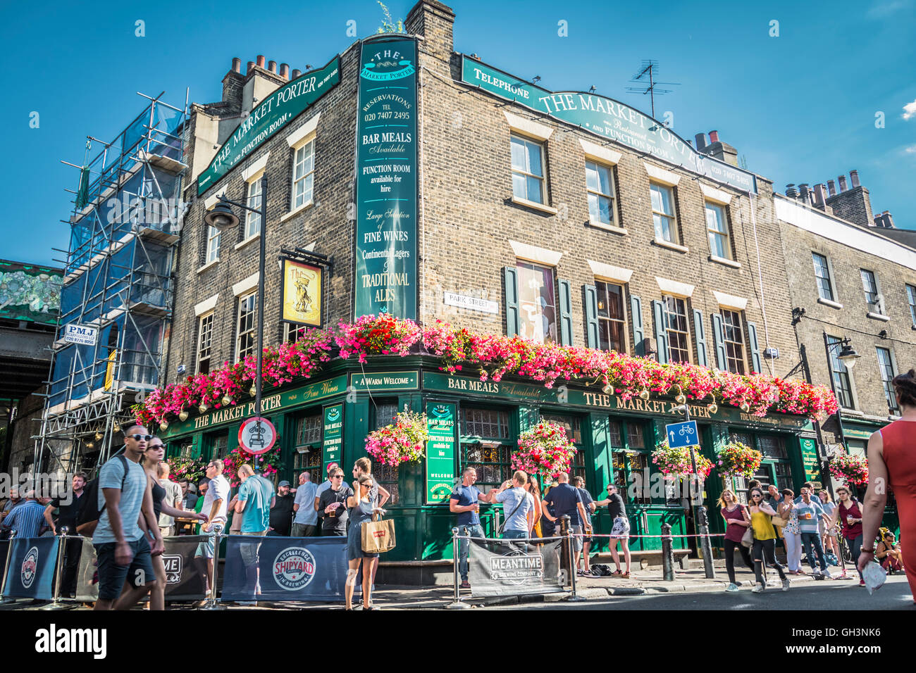 Market Porter High Resolution Stock Photography and Images - Alamy