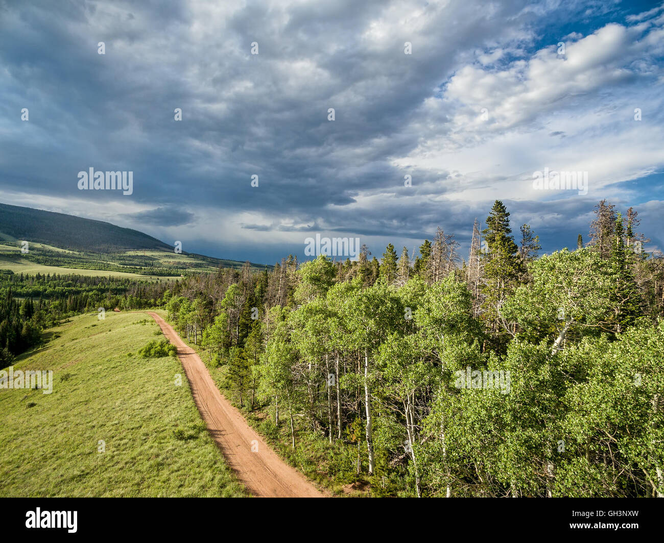 Backcountry road hi-res stock photography and images - Alamy