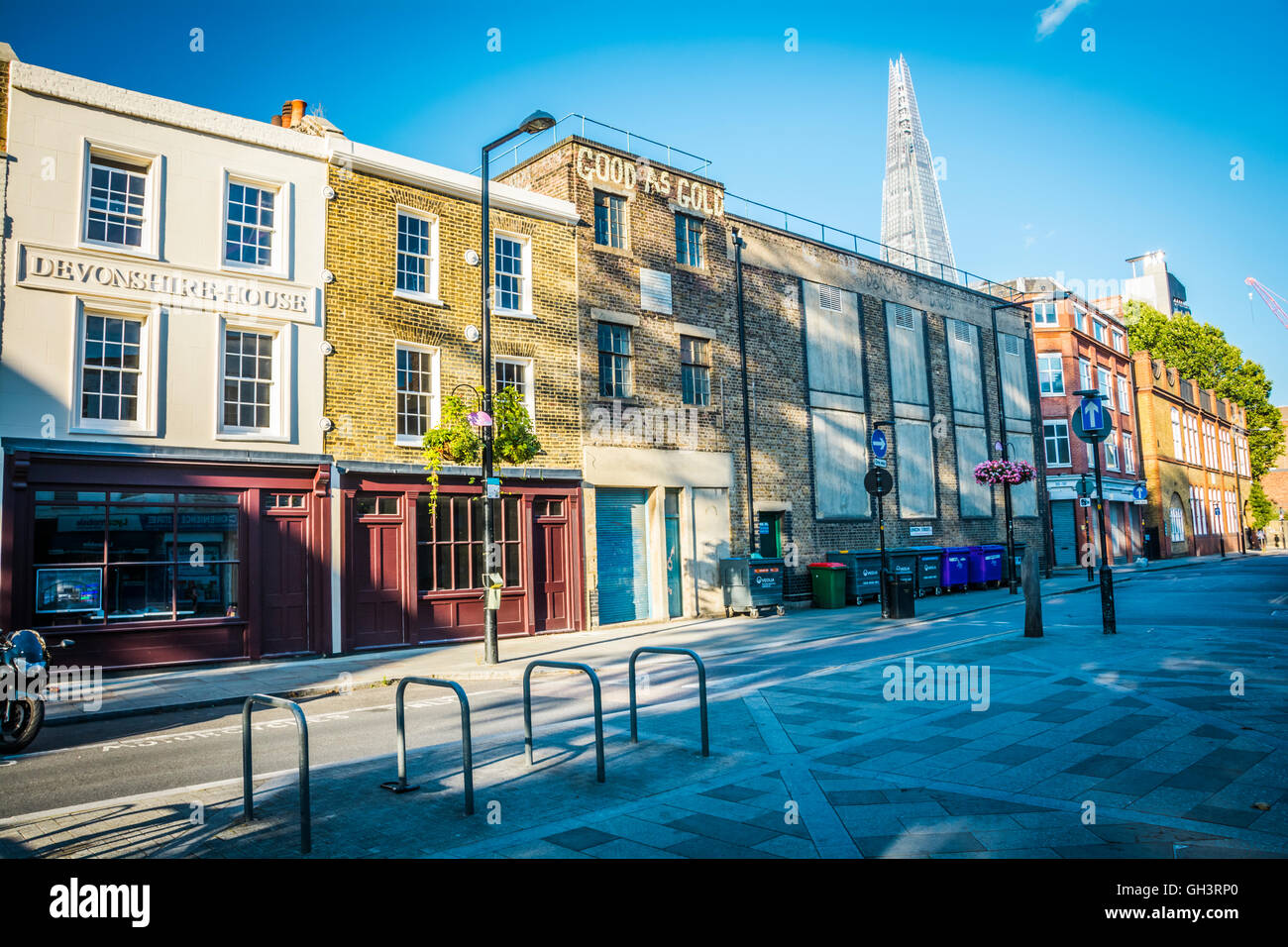 London, England, UK: Flat Iron Square in Southwark, SE1 Stock Photo - Alamy