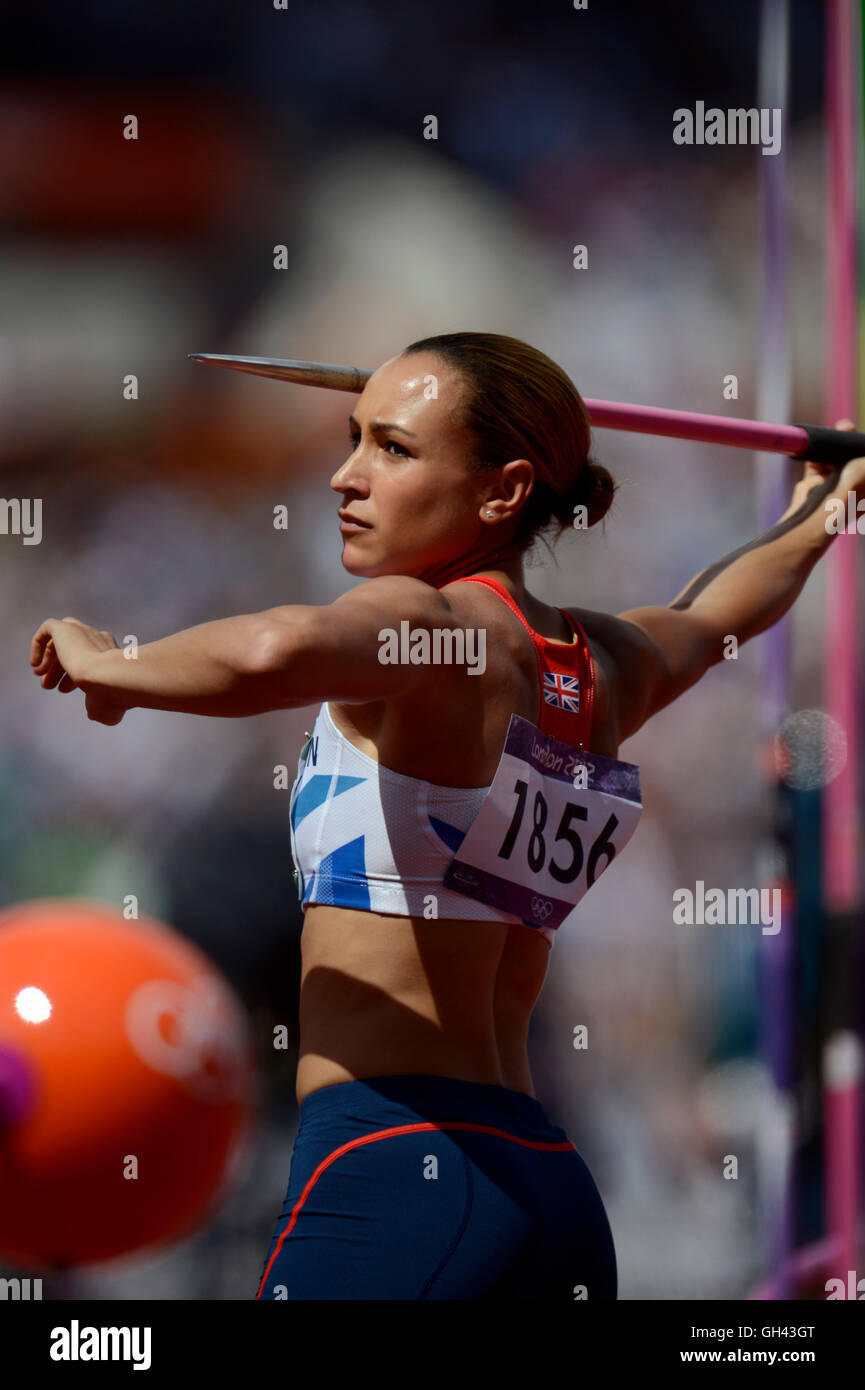 Jessica Ennis of Great Britain preparing to throw the javelin on her ...