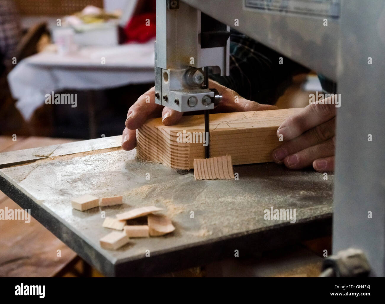 Woodworker using band saw Stock Photo - Alamy