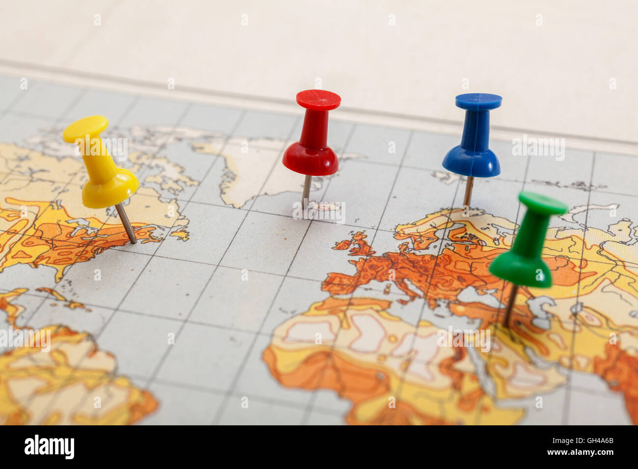 Location pins on city map hi-res stock photography and images - Alamy