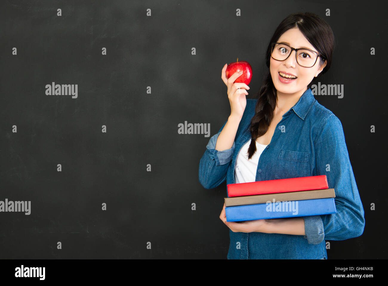 confidence university student happy to back to school with smiley face ...