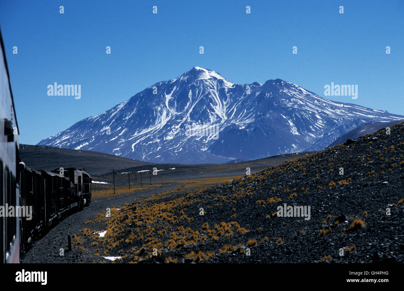 Socompa volcano hi-res stock photography and images - Alamy