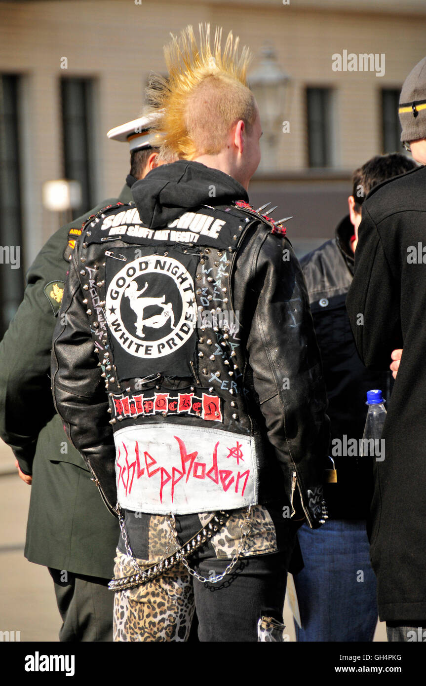 Punks in the city hi-res stock photography and images - Alamy