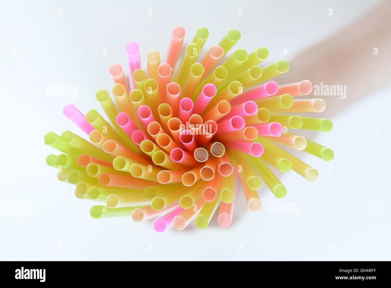 Colorful drinking straws hi-res stock photography and images - Alamy