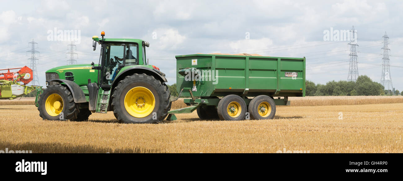 Load on load off hi-res stock photography and images - Alamy