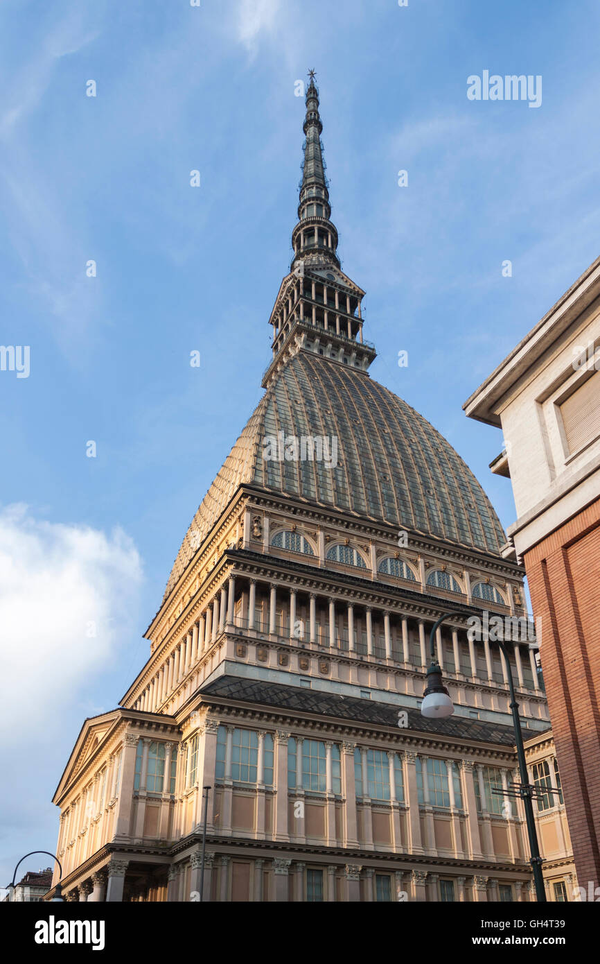 Dome of the beautiful mole Antonelliana landmark. Turin, Piemonte ...