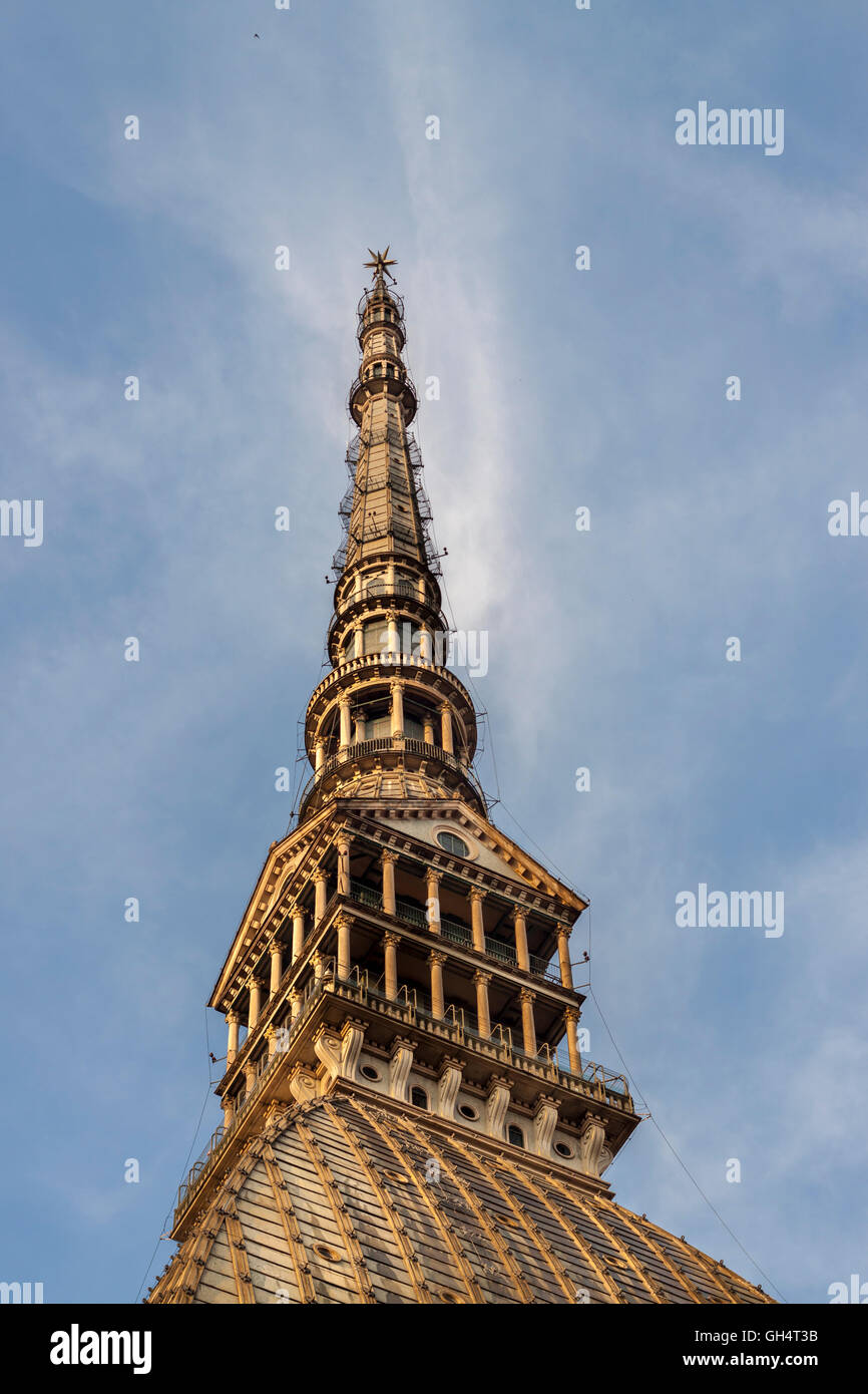 Dome of the beautiful mole Antonelliana landmark. Turin, Piemonte ...