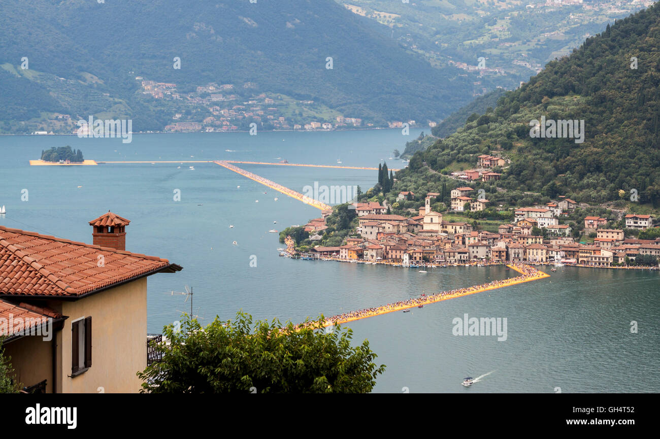 Floating installation created by Christo and Jeanne-Claude artists ...