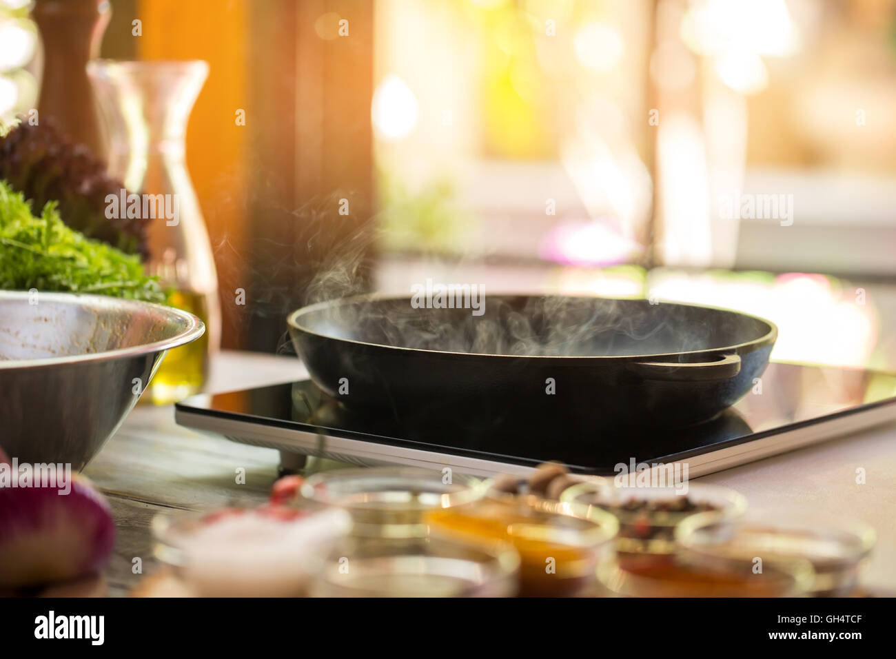 Restaurant steam table temperature hi-res stock photography and images ...