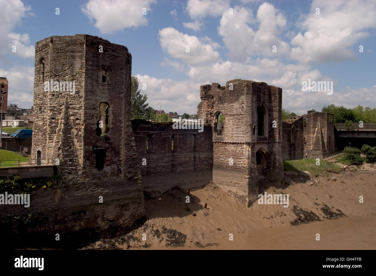Remains ruined castle hi-res stock photography and images - Alamy