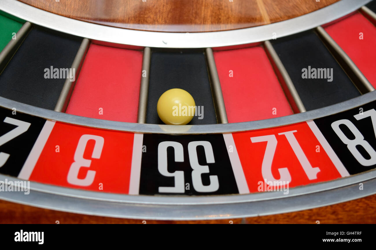 ball in winning number thirty five at roulette wheel Stock Photo - Alamy