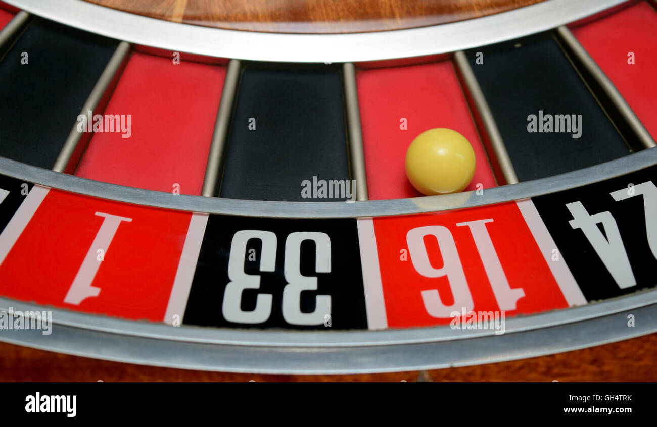 ball in winning number sixteen at roulette wheel Stock Photo - Alamy