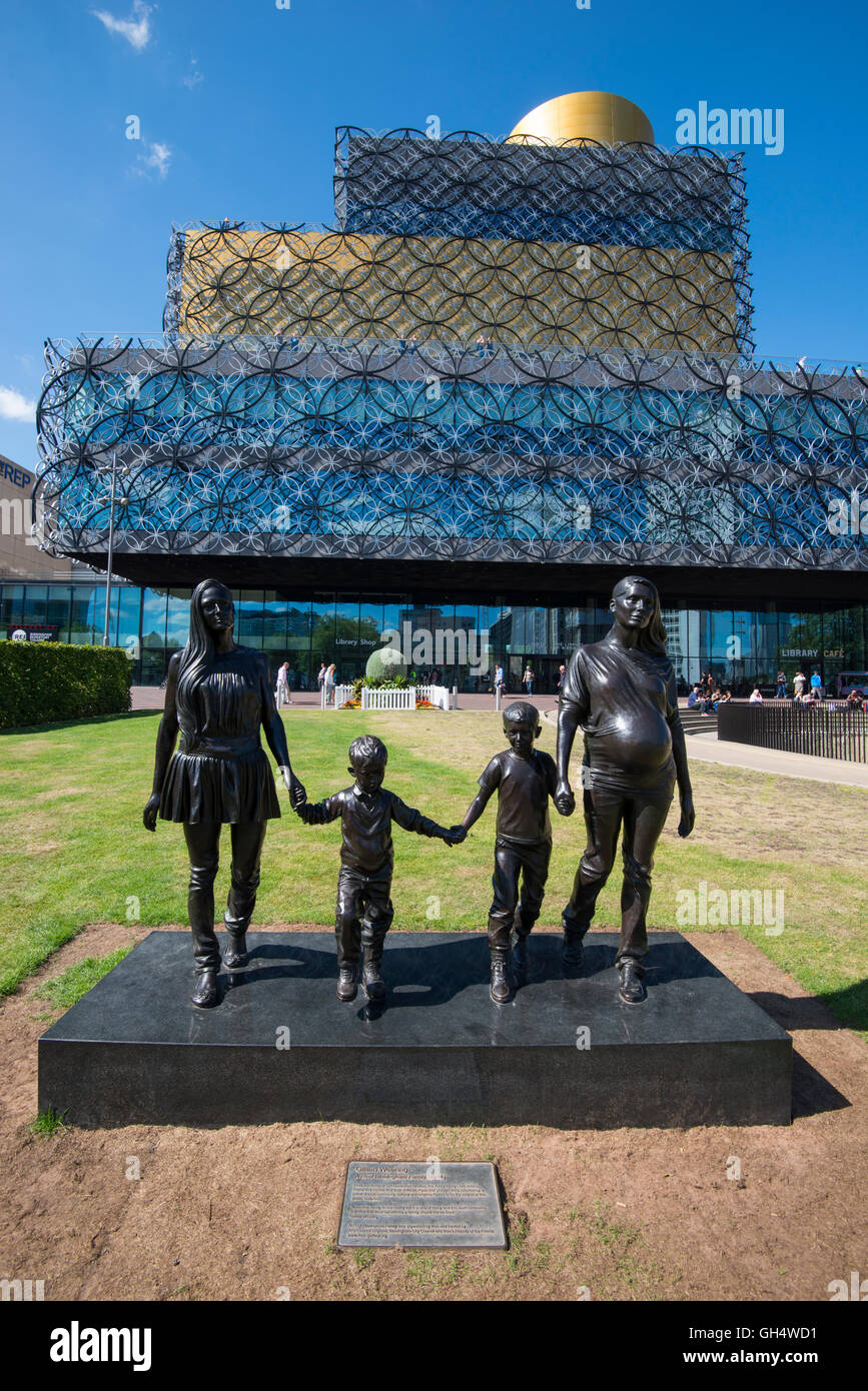 Family Statue in front of the Library of Birmingham in Centenary Square ...
