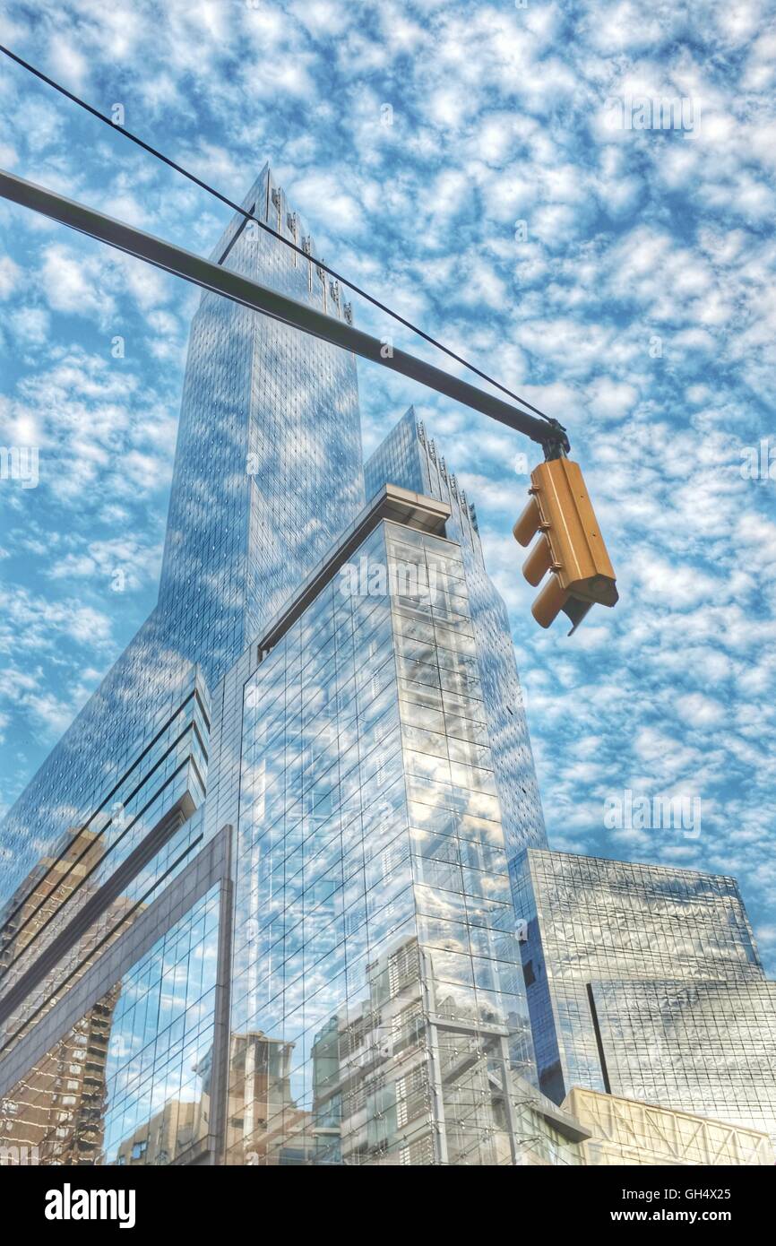 Camouflage building hi-res stock photography and images - Alamy