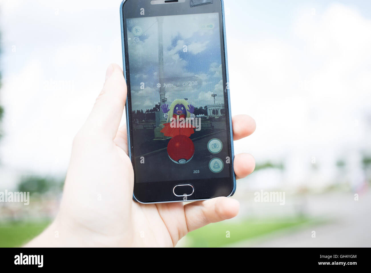 Roseville, CA/USA - July 11: An Android user reads the warning screen ...