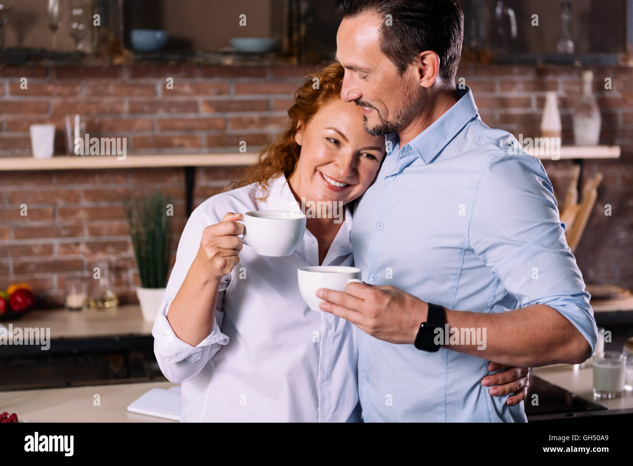 Woman man hug hi-res stock photography and images - Alamy