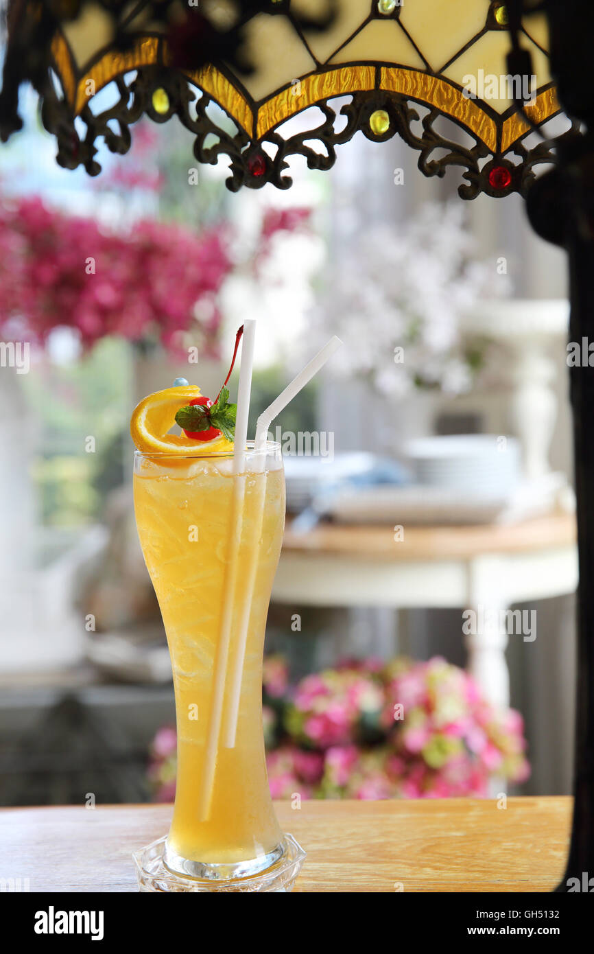 Ice fruit tea drink Stock Photo - Alamy
