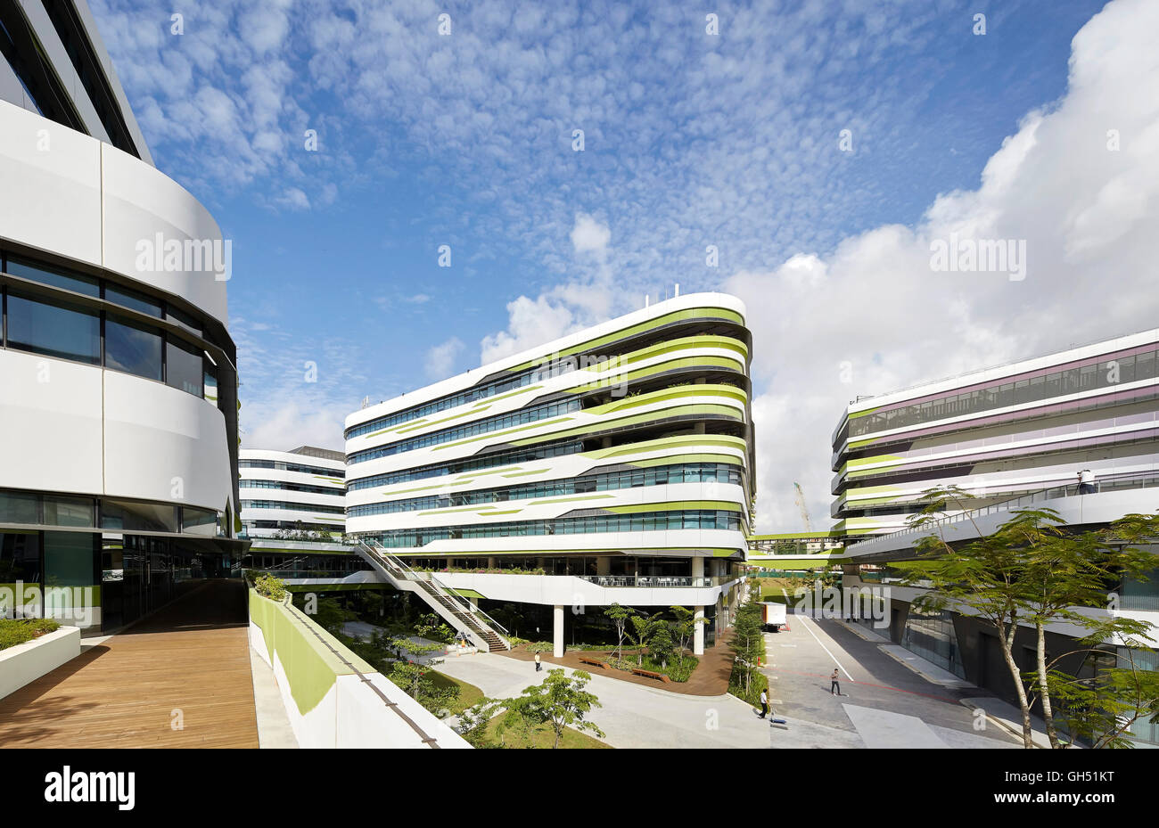 University campus facade hi-res stock photography and images - Alamy