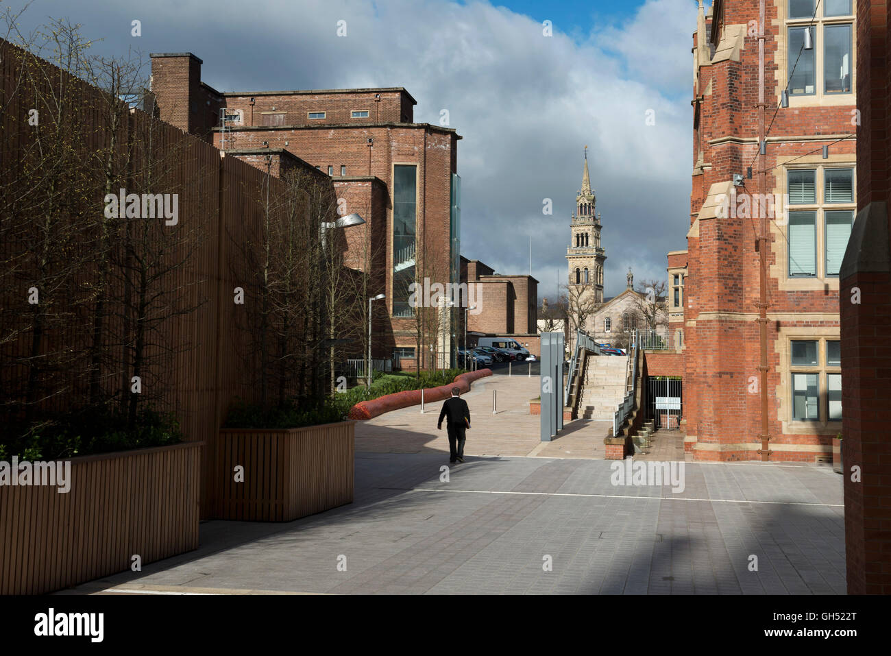 Welcoming city hi-res stock photography and images - Alamy