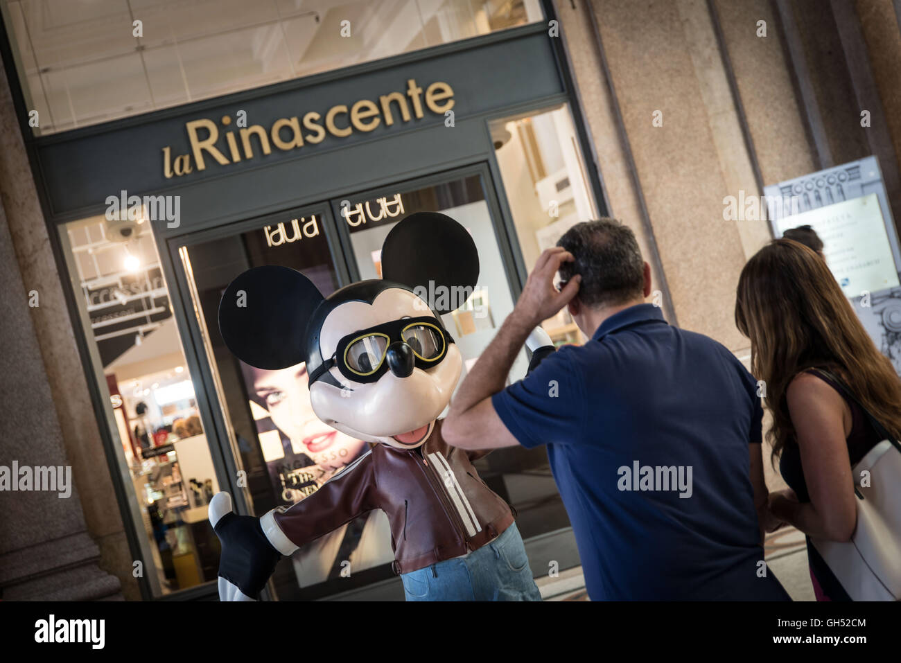 Statues walt disney mickey mouse hi-res stock photography and images ...