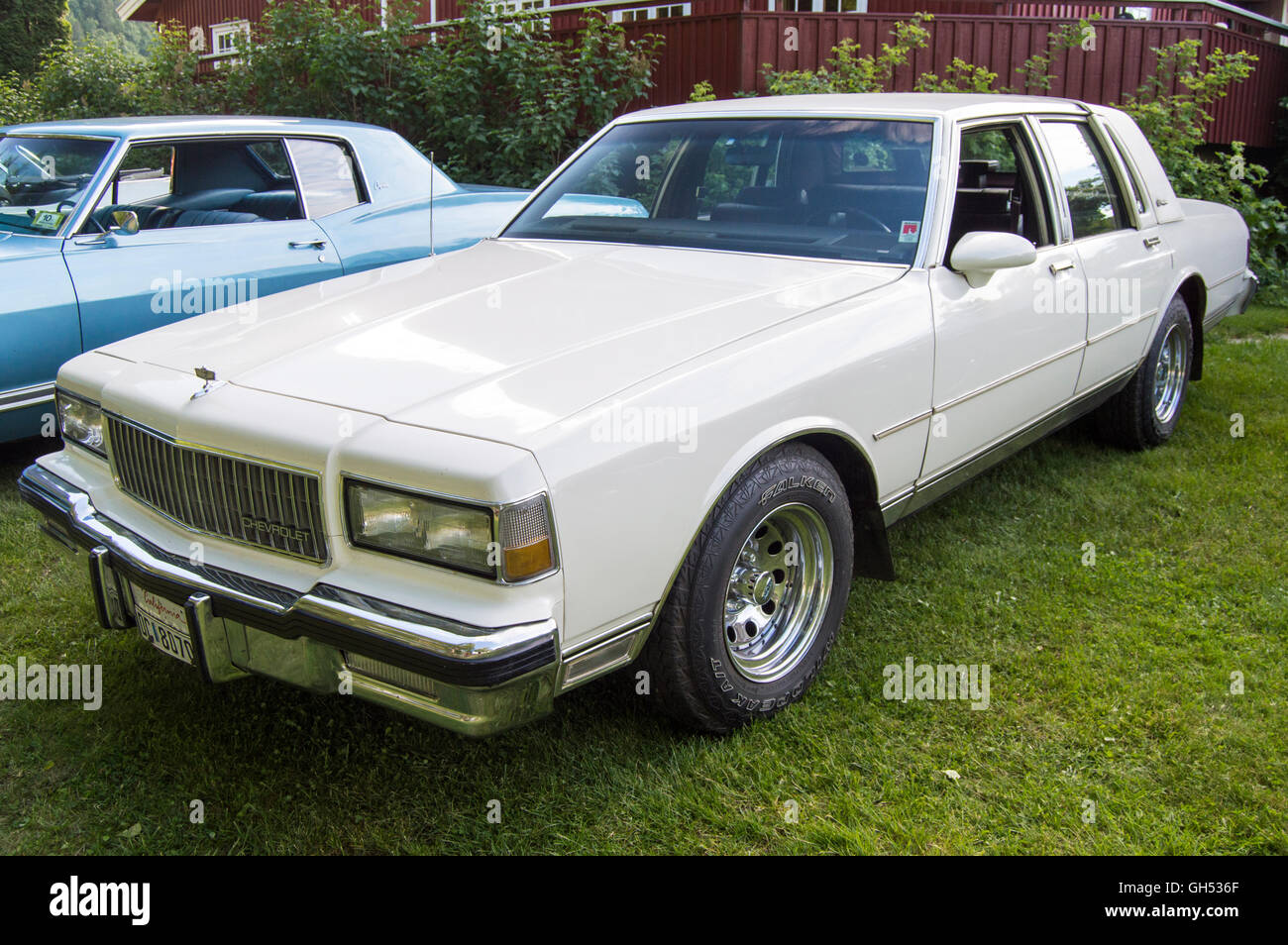 Classic car meet Stock Photo - Alamy